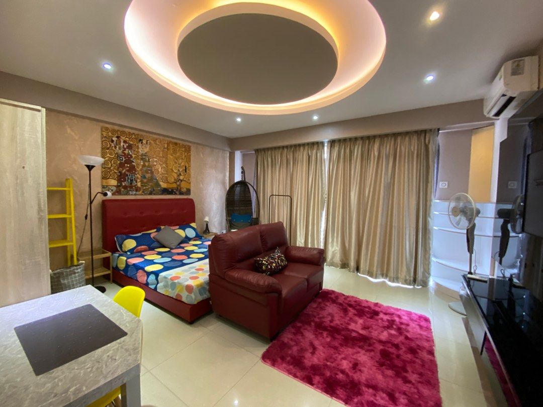 Pasir Ris mrt- Elias Green Condo, Huge Balcony Room with Sofa & TV ...