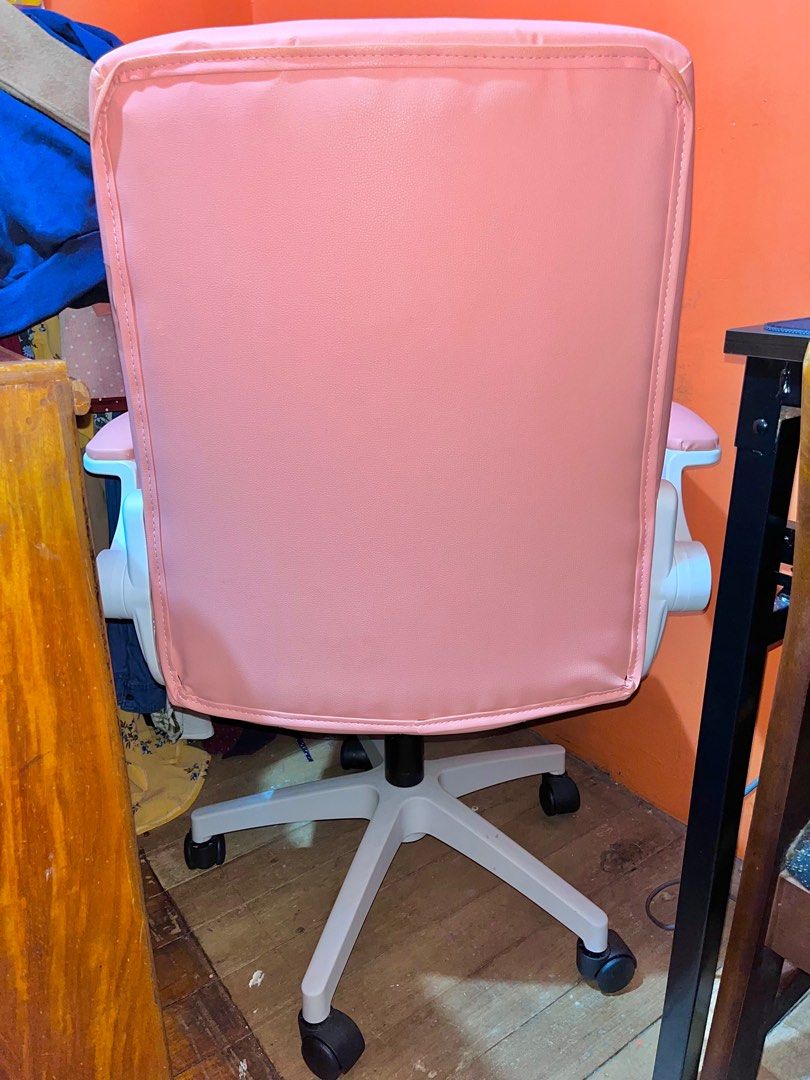 Pink Computer Desk Chair Minimalist Office Chair Good as new Study ...