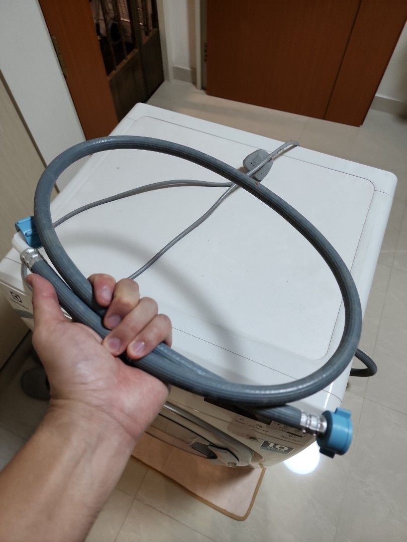 Preloved Electrolux EWW12853 8/5kg Vapour Care Front Load Washer Cum ...