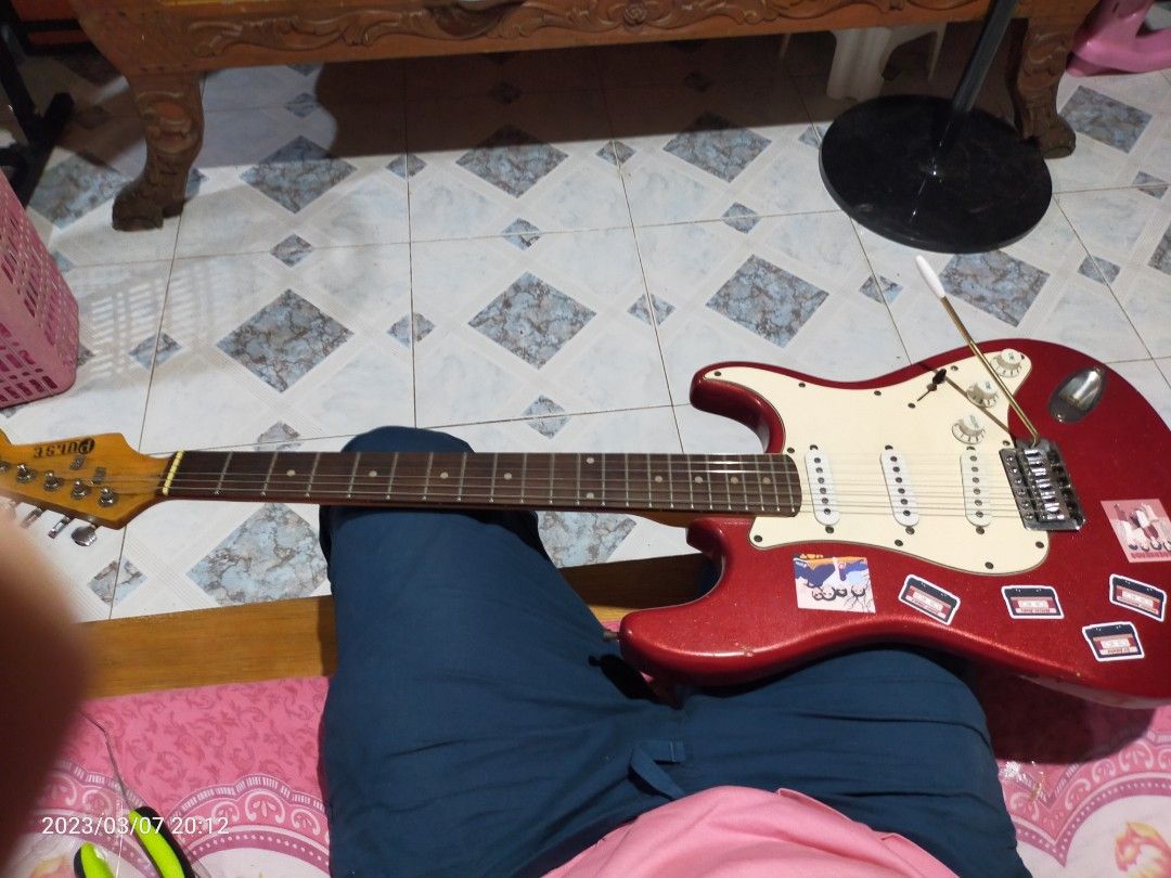 Pulse Stratocaster, Hobbies & Toys, Music & Media, Musical Instruments ...