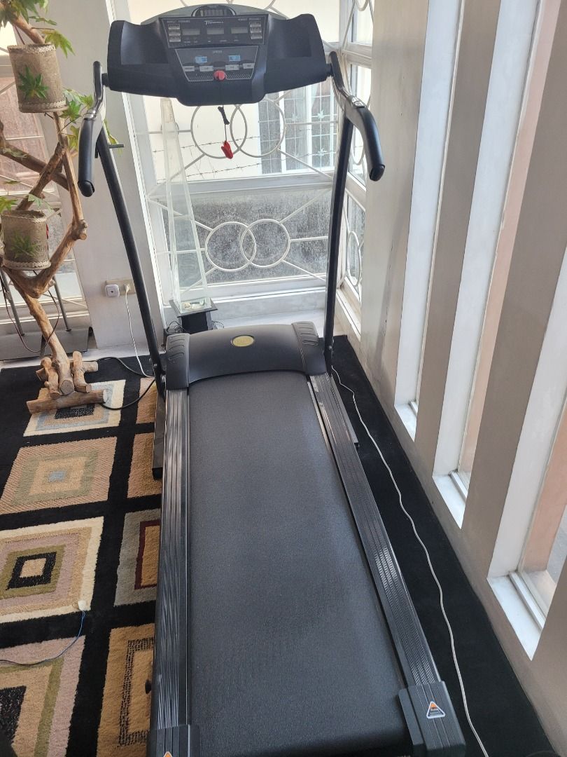 Questor foldable motorized treadmill, Sports Equipment, Exercise ...
