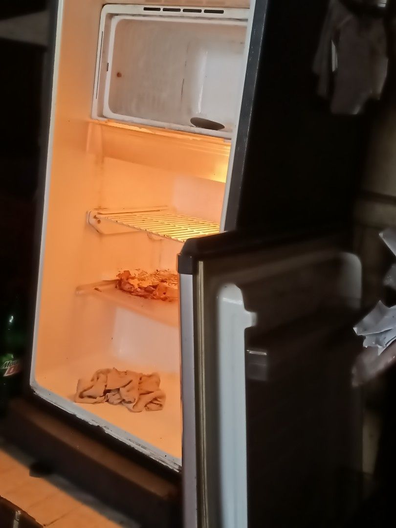 Ref 7 cubic with issue, TV & Home Appliances, Kitchen Appliances ...