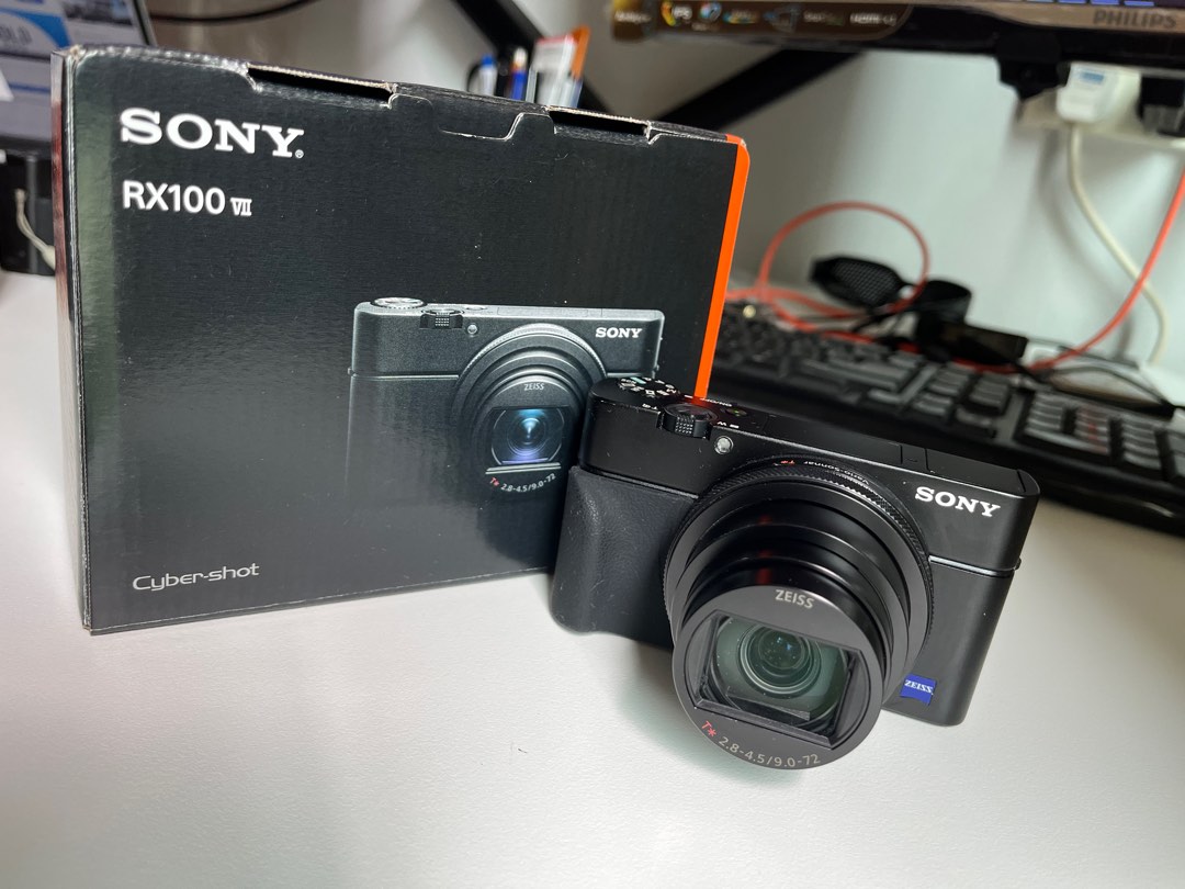 Rx100 mk7, Photography, Cameras on Carousell
