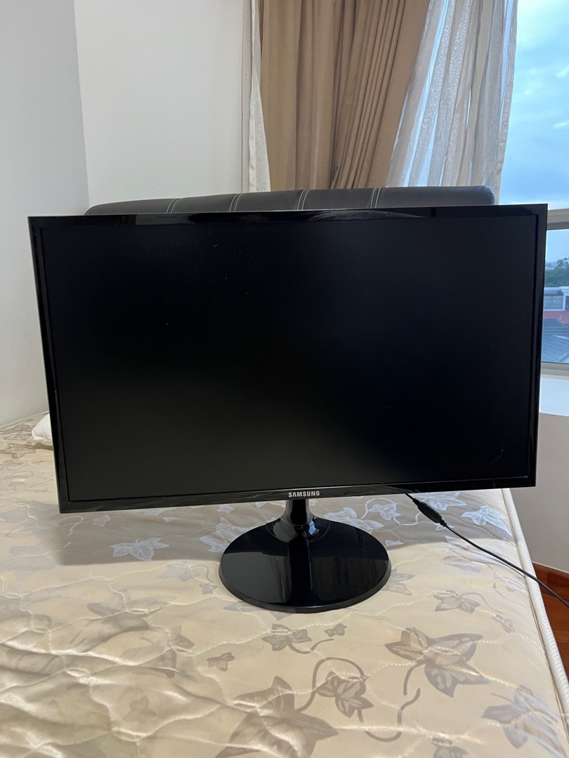 Samsung 24” LED monitor., Computers & Tech, Desktops on Carousell
