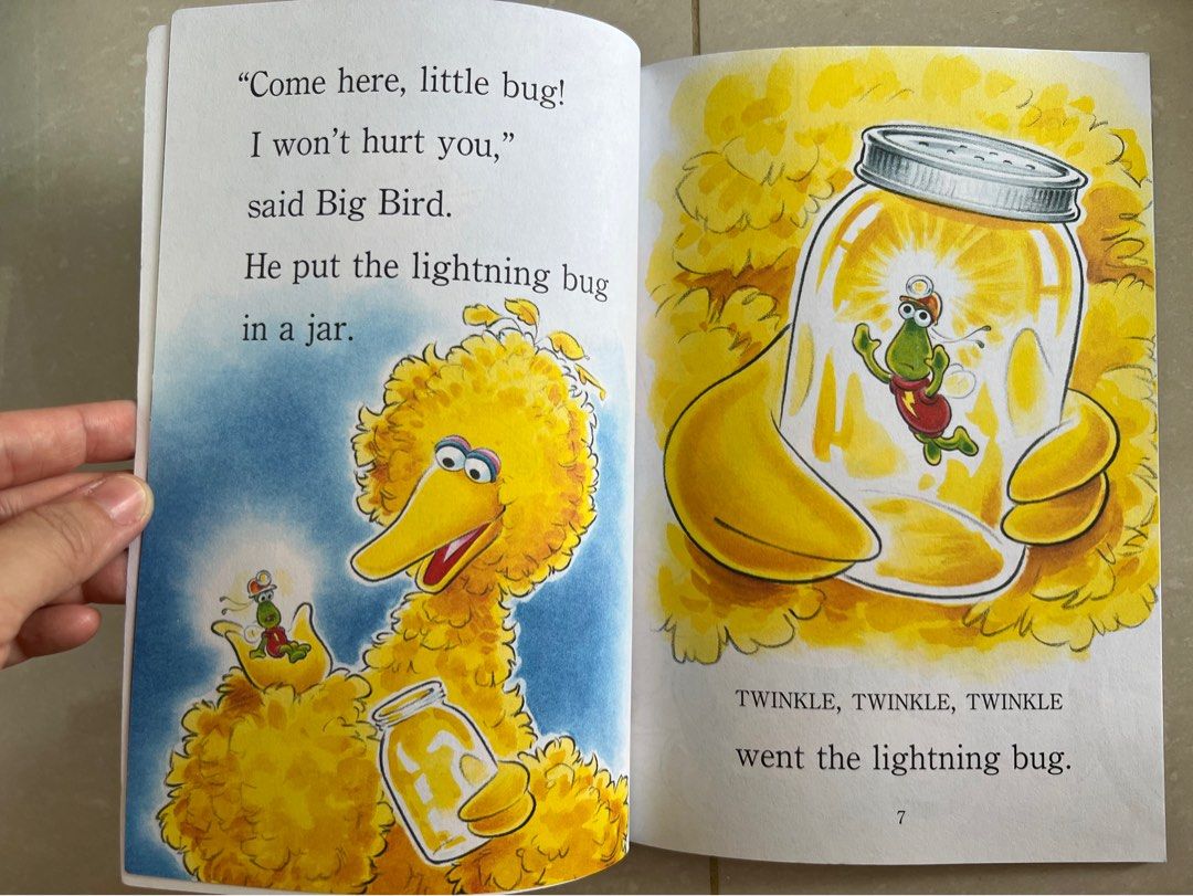 Sesame Street : Twinkle, Twinkle, Little Bug (Step-Into-Reading, Step 2), Hobbies & Toys, Books ...