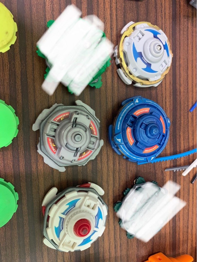 Set Vintage Beyblade First generation Version 1, Hobbies & Toys, Toys ...