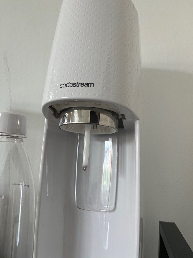 Soda stream spirit white sparkling water maker, Furniture & Home Living ...