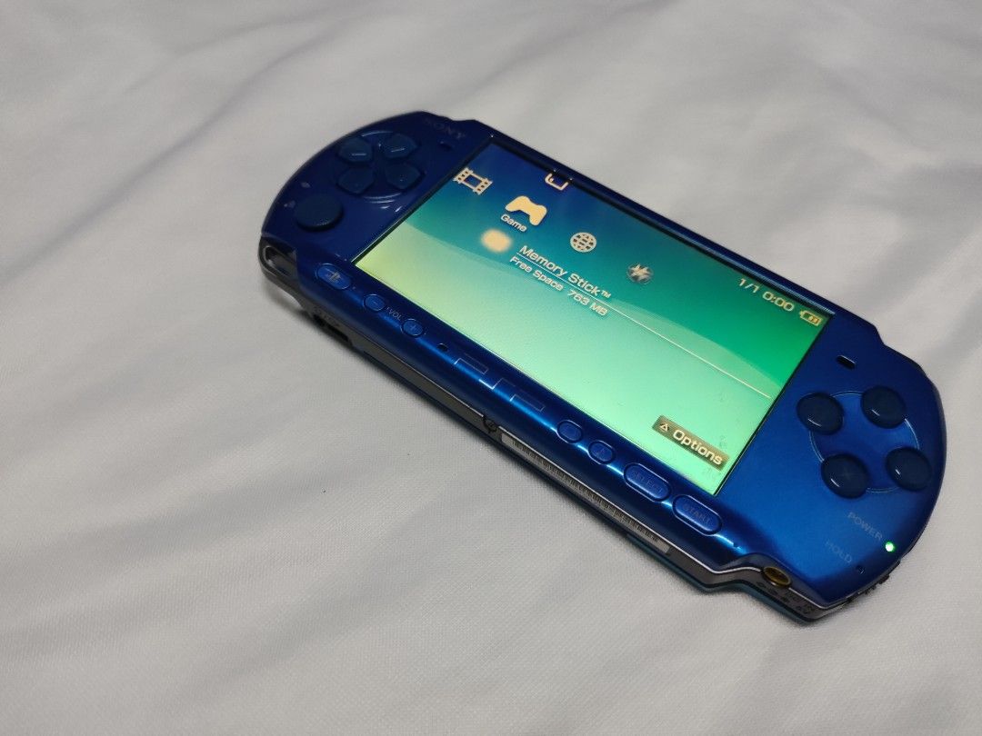 Sony PSP 3000 Metallic Blue, Video Gaming, Video Game Consoles ...