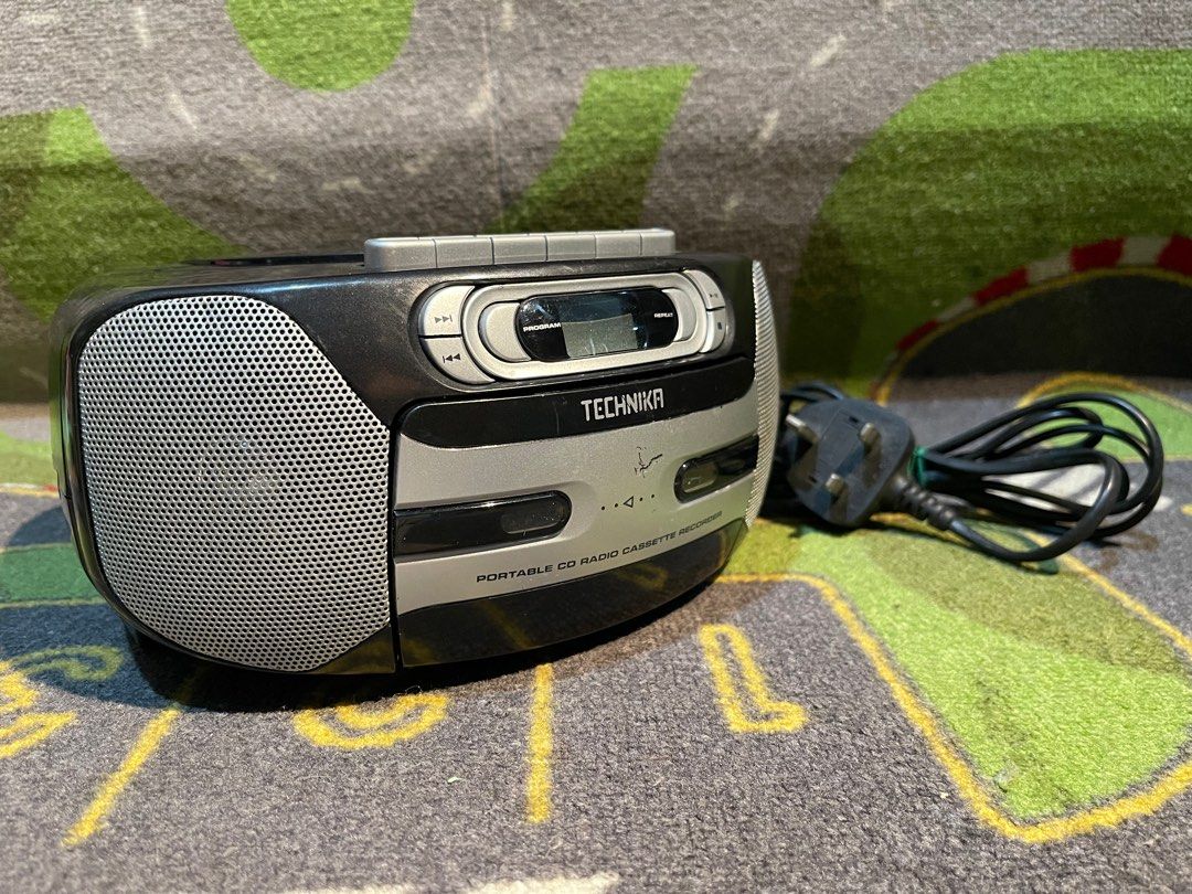 Technika Cd Radio Tape Boombox Portable 220v not aiwa sharp, TV & Home ...