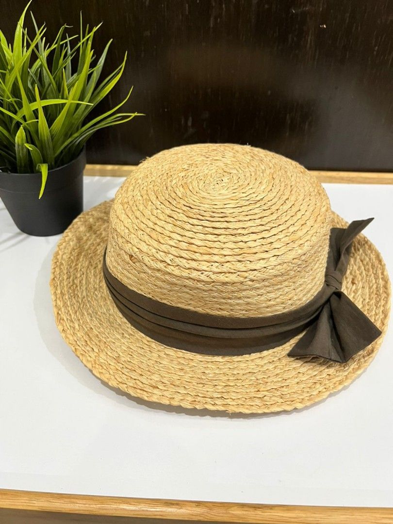 Topi, Women's Fashion, Watches & Accessories, Hats & Beanies on Carousell