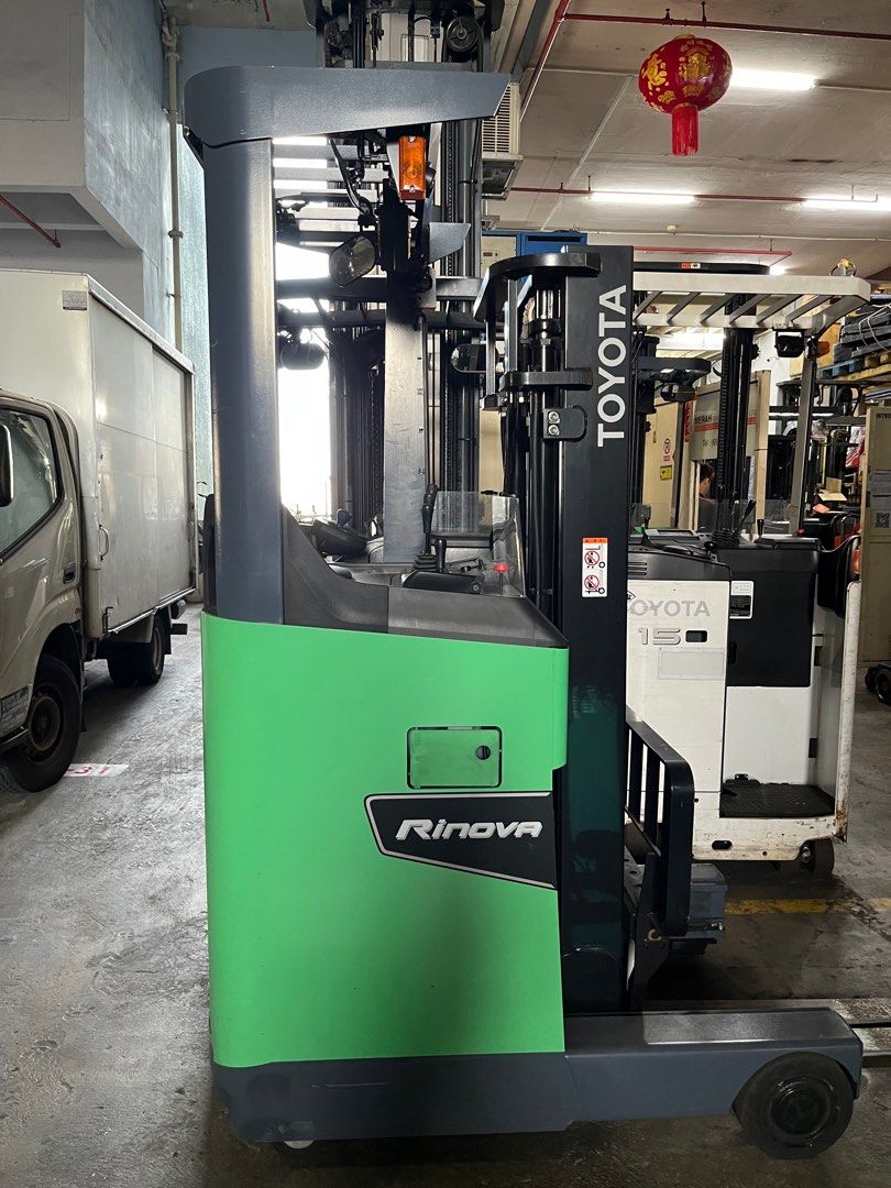 Toyota 900kg / 1250kg Electric Reach Truck, Cars, Other Vehicles on ...