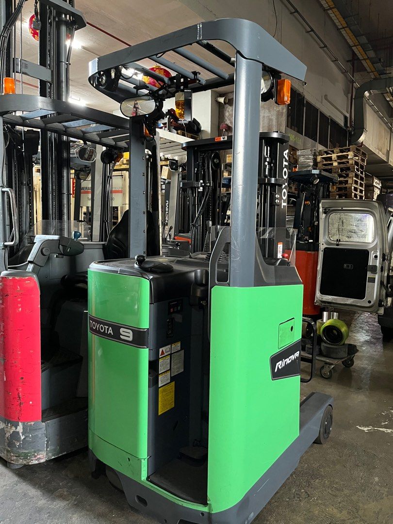Toyota 900kg / 1250kg Electric Reach Truck, Cars, Other Vehicles on ...