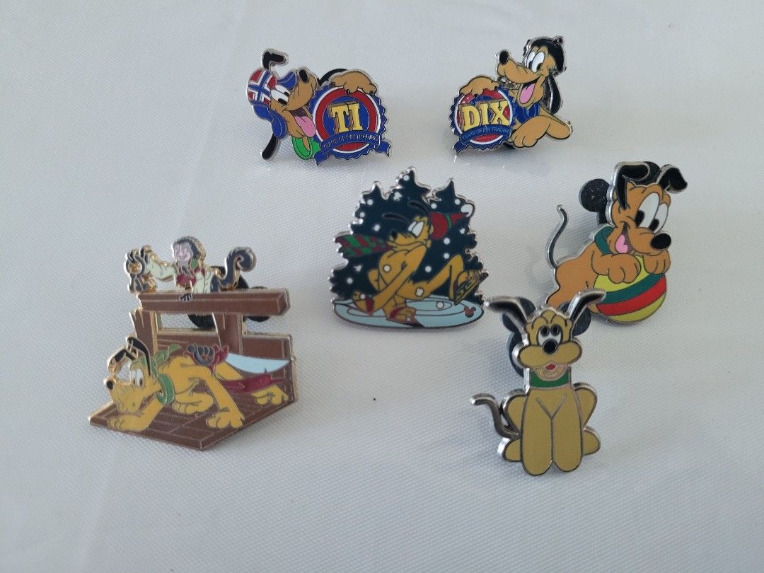 Various Disney Pluto pins, 興趣及遊戲, 收藏品及紀念品, 古董收藏 - Carousell
