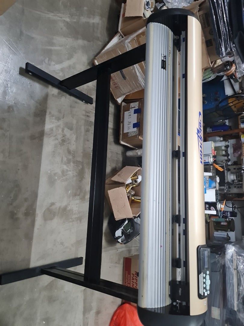 vinyl stickers cutting machine plotter, Everything Else on Carousell
