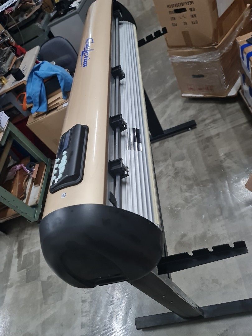 vinyl stickers cutting machine plotter, Everything Else on Carousell