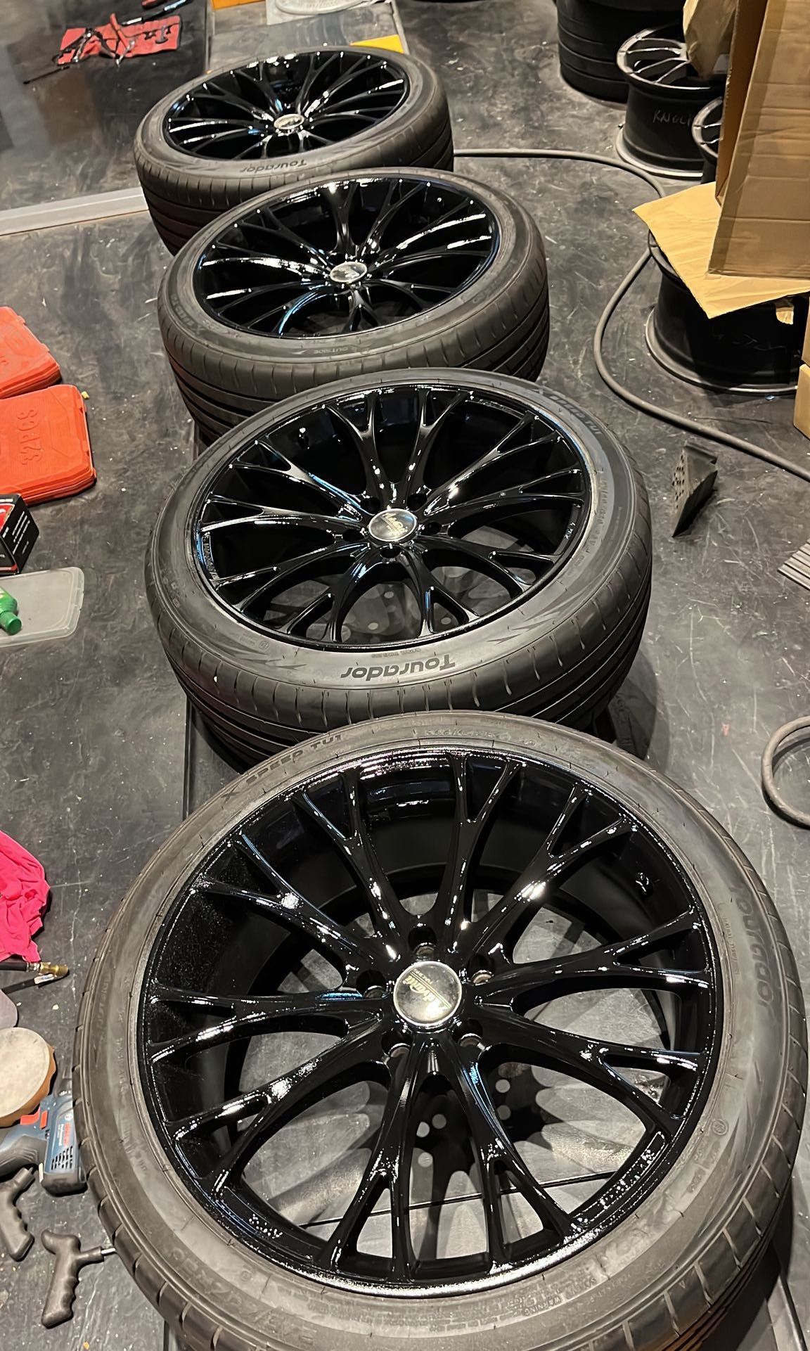 Advanti Racing R20 Tyres & Rim, Car Accessories, Tyres & Rims on Carousell