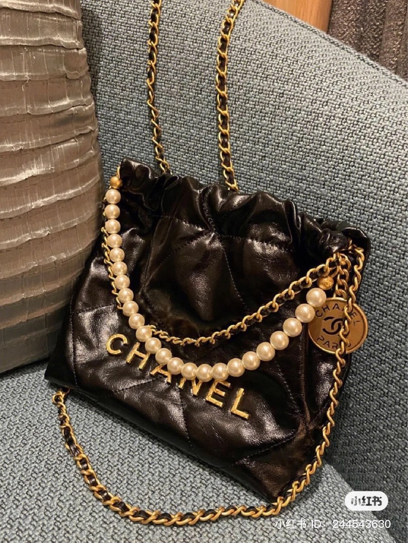 Chanel mini 22bag, Women's Fashion, Bags & Wallets, Cross-body Bags on ...