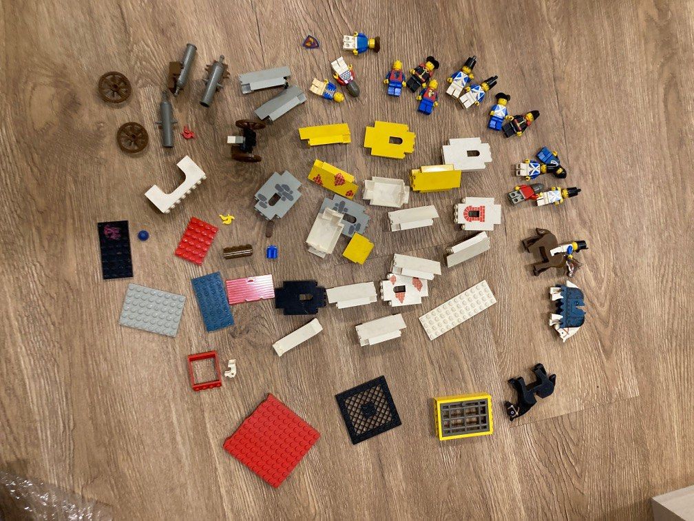 classic LEGO castle theme parts and figures Asis, Hobbies & Toys, Toys ...