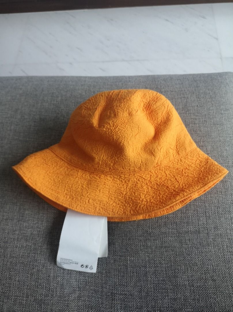 Cos hat, Women's Fashion, Watches & Accessories, Hats & Beanies on ...