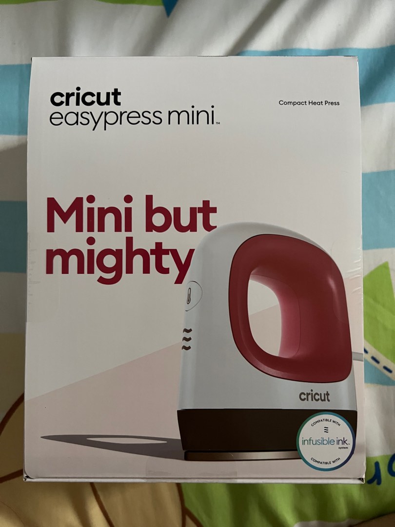 Cricut Easypress mini (with carrying case), Hobbies & Toys, Stationery ...
