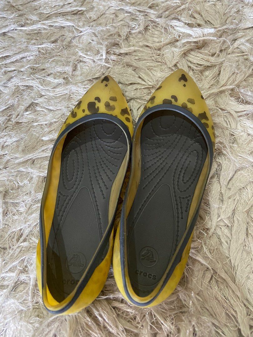 crocs flat, Women's Fashion, Footwear, Flats on Carousell