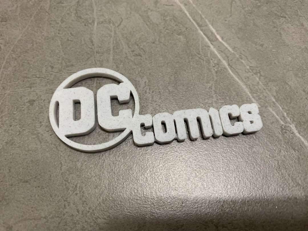 DC comics logo景品 標誌 模型, 興趣及遊戲, 玩具 & 遊戲類 - Carousell