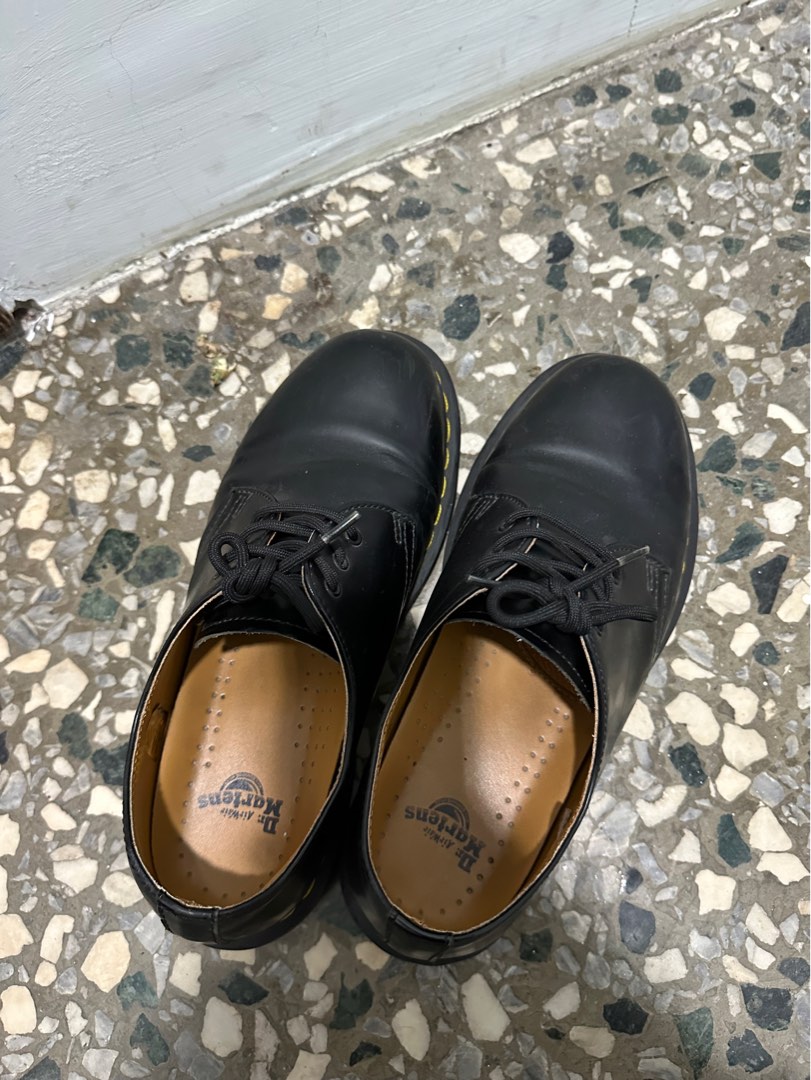 Dr.martens 1461 三孔馬丁, 她的時尚, 鞋類, 女靴在旋轉拍賣