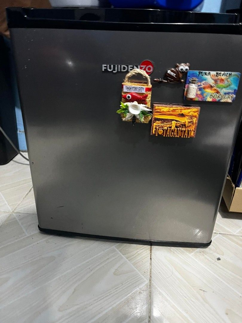 Fujidenzo Mini Refrigerator, TV & Home Appliances, Kitchen Appliances ...