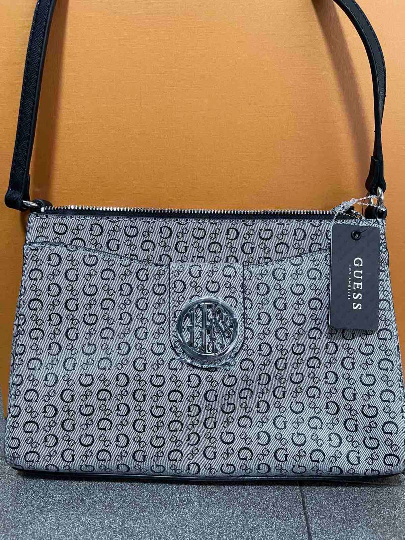 GUESS BAG on Carousell