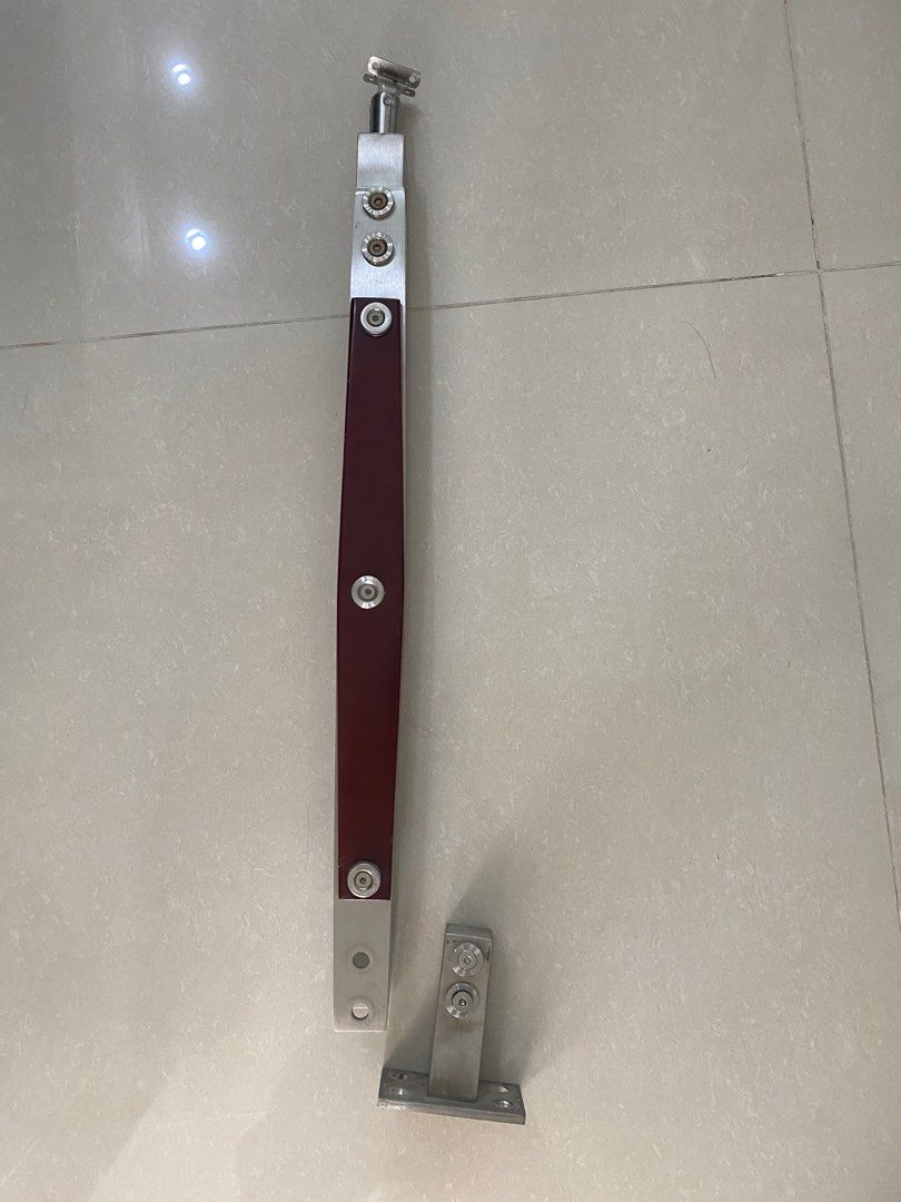 Handrail stand, 傢俬＆家居, 其他, 梯 - Carousell