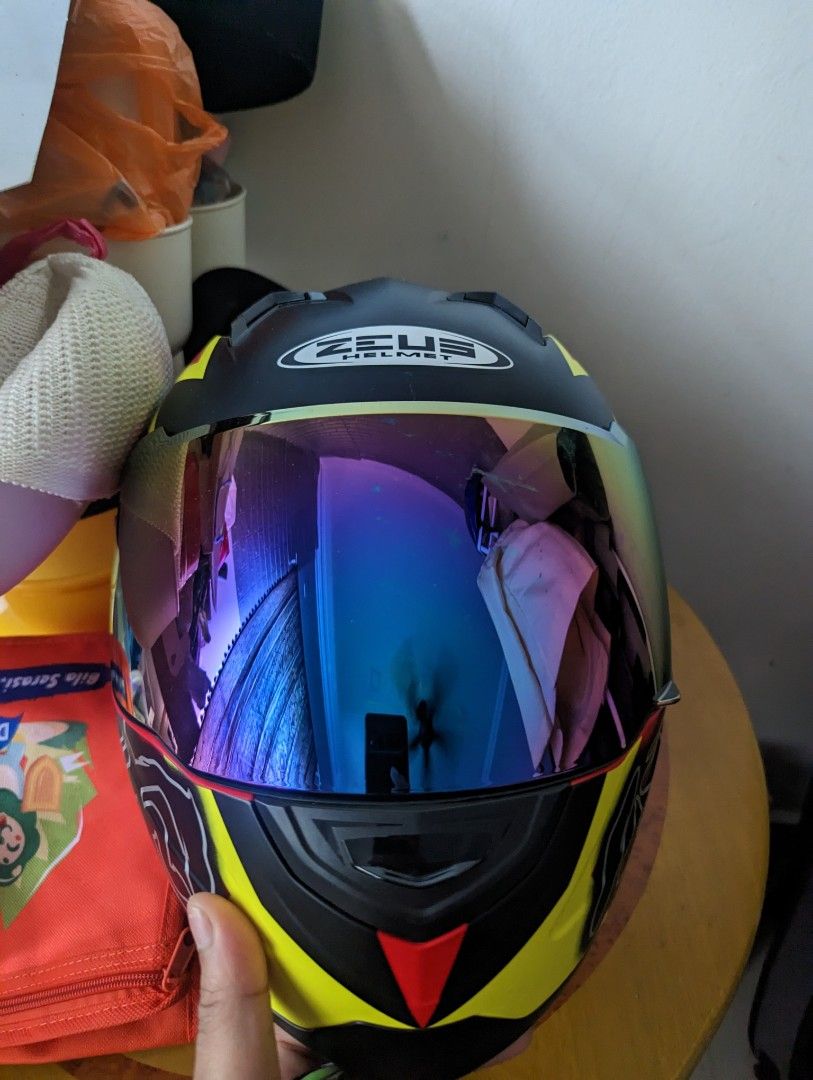 Helmet zeus, Motorbikes on Carousell
