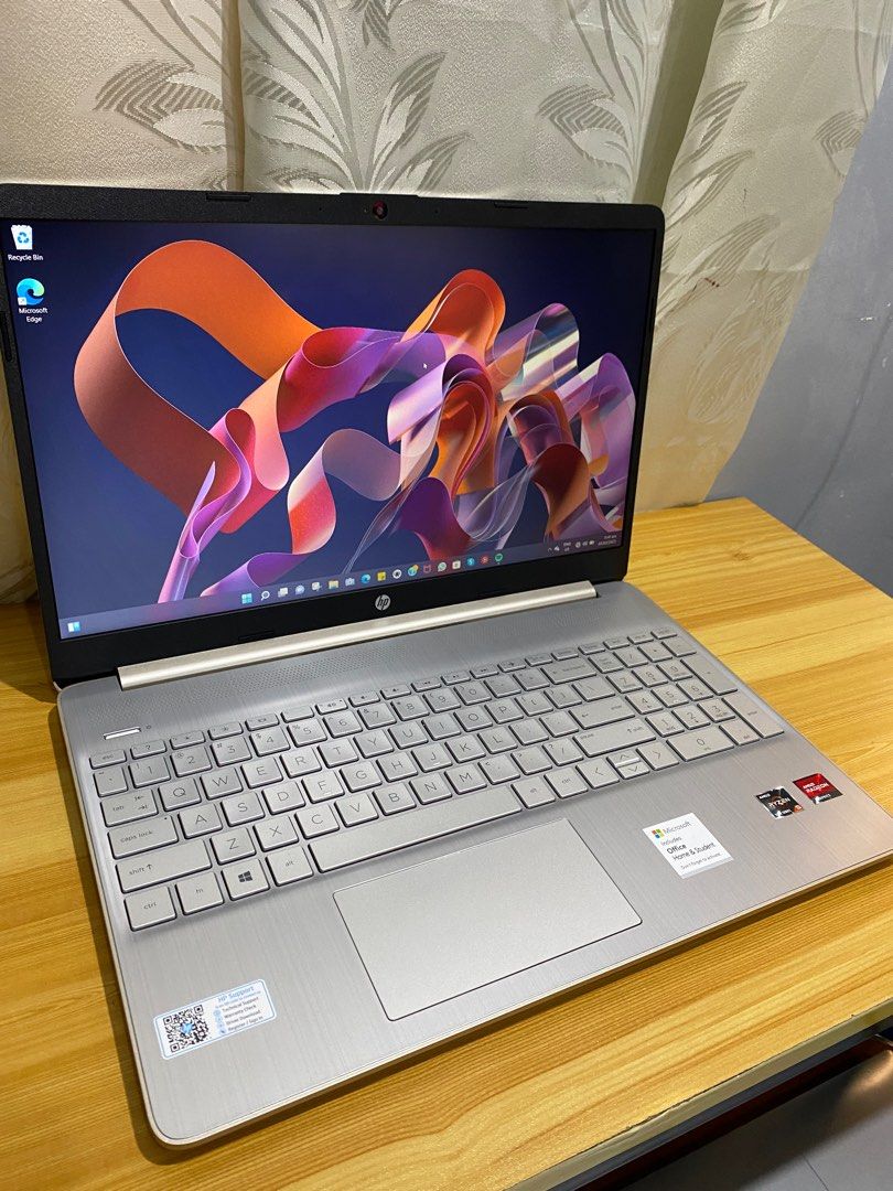 HP LAPTOP 15s / AMD RYZEN 5 5500U / 8GB RAM / 512GB SSD / AMD RADEON ...
