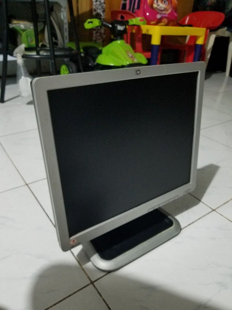 HP SQUARE MONITOR on Carousell
