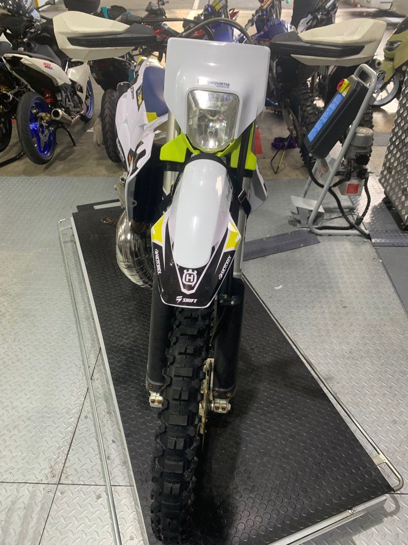 HUSQVARNA TE300I, Motorcycles, Motorcycles for Sale, Class 2A on Carousell