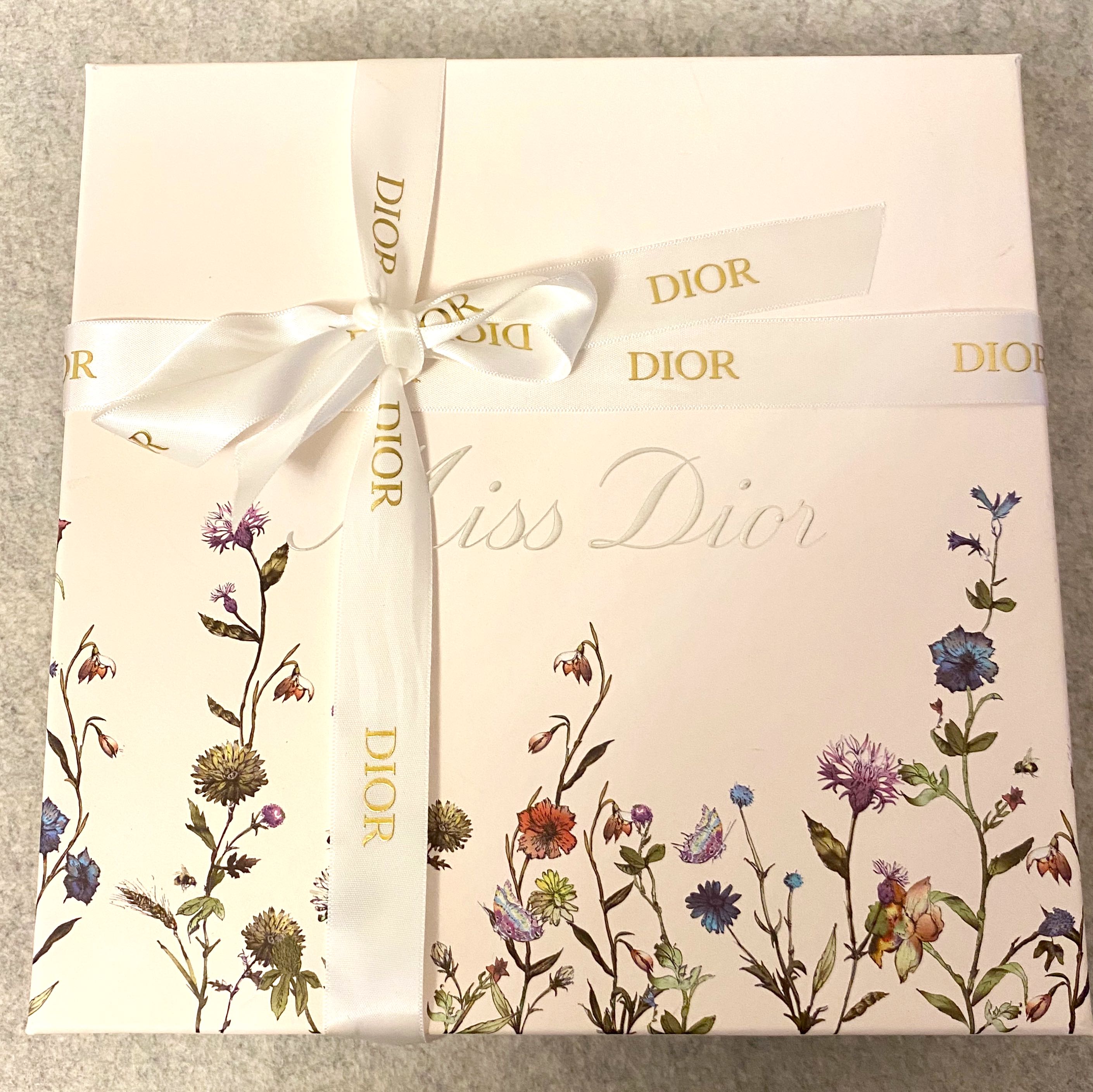 LIMITED EDITION Dior Box / Miss Dior Box with Ribbon, Women's Fashion ...