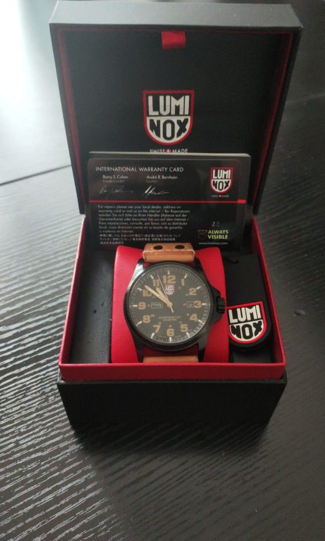 Lumi Nox Watch, 名牌, 手錶 - Carousell