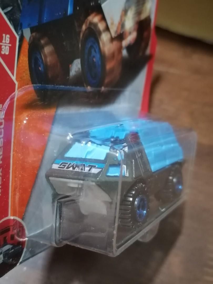 Matchbox 2018 MBX Rescue ARV-01 - Metalflake Dark Gray SWAT, Hobbies ...