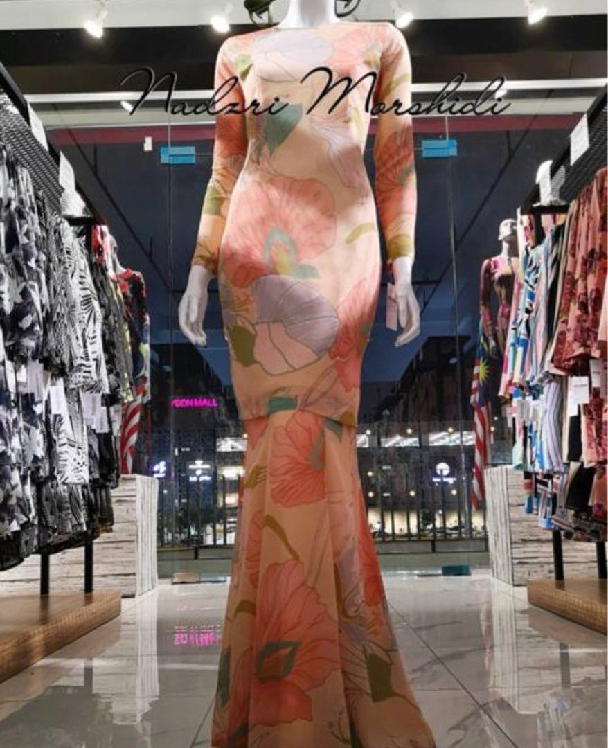 NADZRI MORSHIDI mermaid cut kurung, Women's Fashion, Muslimah Fashion ...