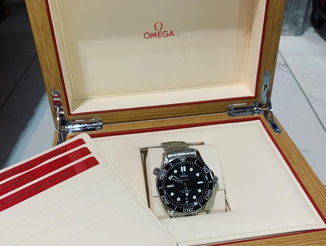 Omega黑海馬300 全球保 AD卡, 他的時尚, 手錶及配件, 手錶在旋轉拍賣