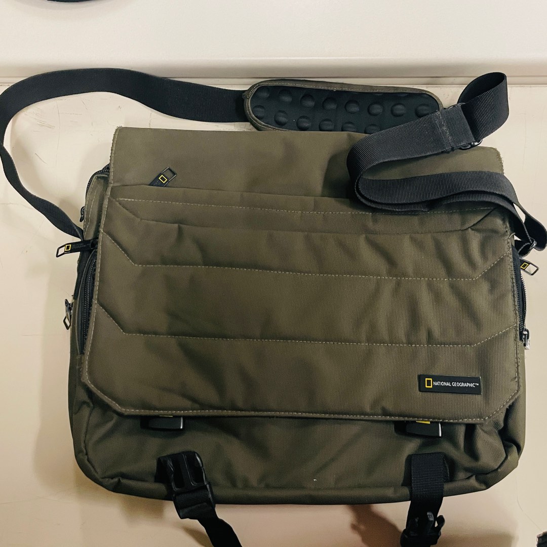 Original National Geographic messenger bag, Men's Fashion, Bags, Sling ...