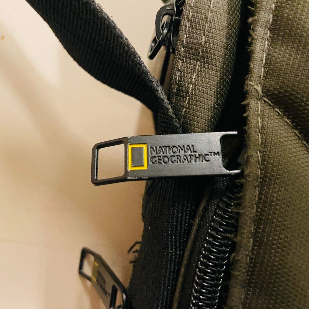 Original National Geographic messenger bag, Men's Fashion, Bags, Sling ...