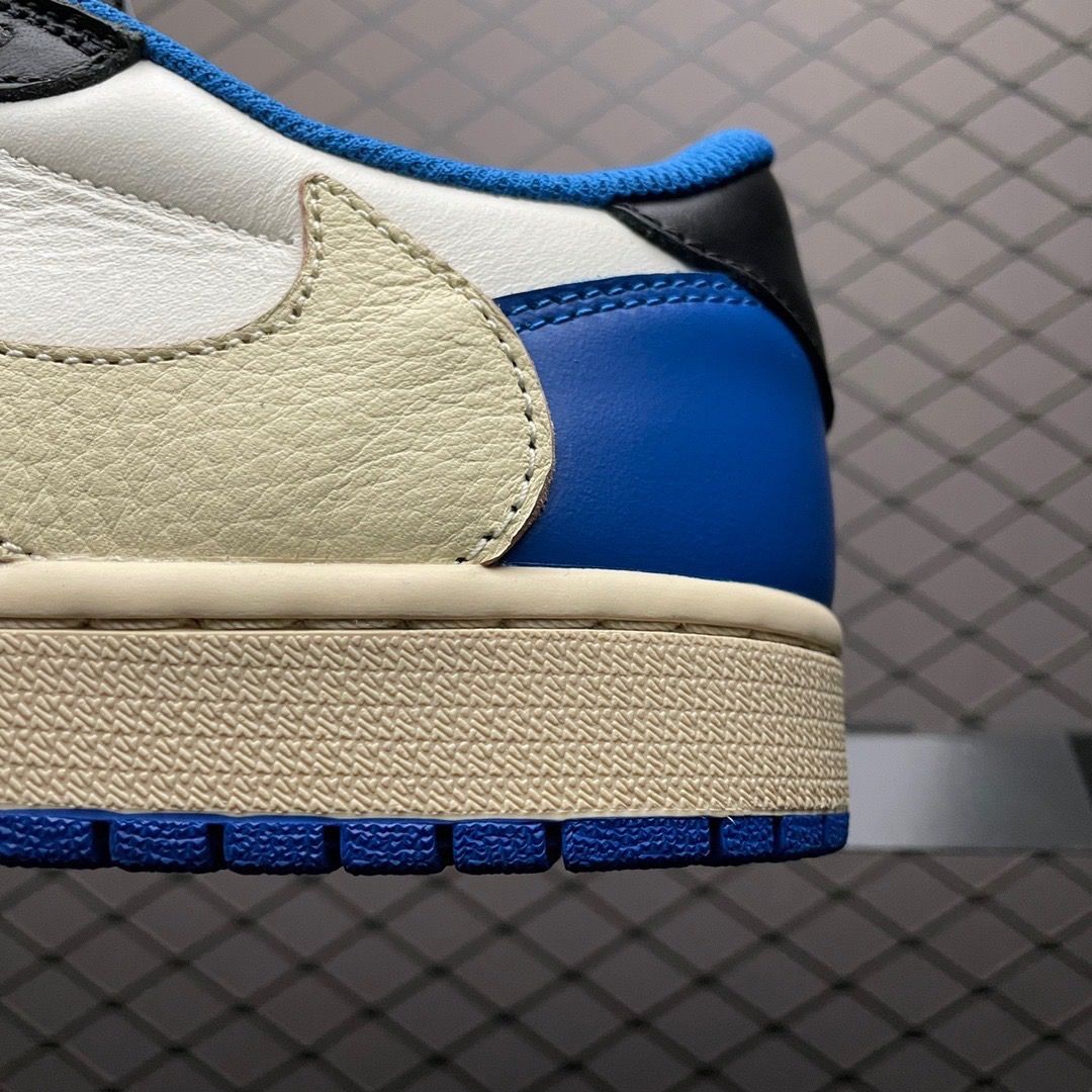 POIZON 現貨 Jordan 1 Low Fragment x Travis Scott 倒勾 低筒 AJ1 DM7866-140, 他的 ...