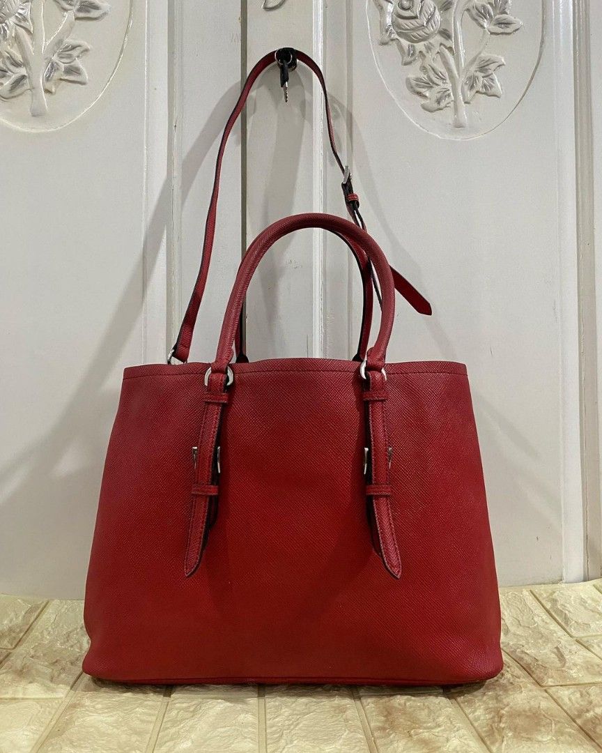 Prada made in Italy full kulit asli, Fesyen Wanita, Tas & Dompet di ...