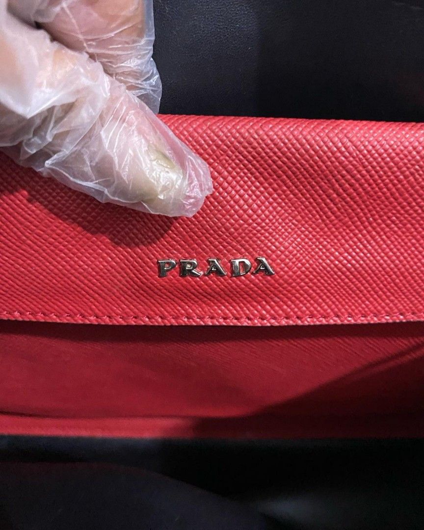 Prada made in Italy full kulit asli, Fesyen Wanita, Tas & Dompet di ...