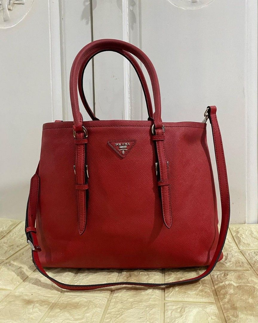 Prada made in Italy full kulit asli, Fesyen Wanita, Tas & Dompet di ...
