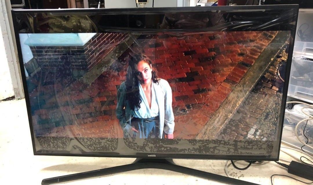 Samsung 43吋 43inch MU6300 4k 智能電視 smart tv, 家庭電器, 電視 & 其他娛樂, 電視 - Carousell