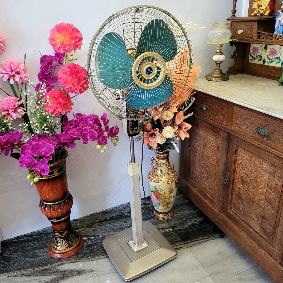 Sanyo vintage 1970s standing fan, Hobbies & Toys, Memorabilia ...