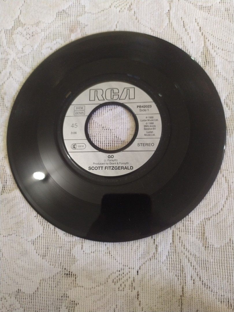 Scott Fitzgerald - Go (7" single) VINYL PLAKA on Carousell