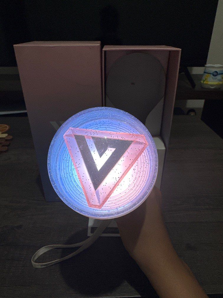 Seventeen Official Light Stick verson 1, Hobbies & Toys, Memorabilia ...