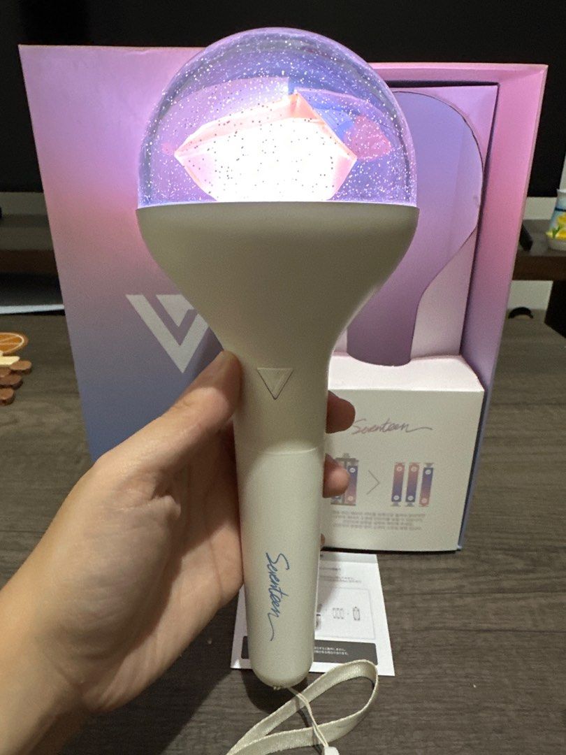 Seventeen Official Light Stick verson 1, Hobbies & Toys, Memorabilia ...